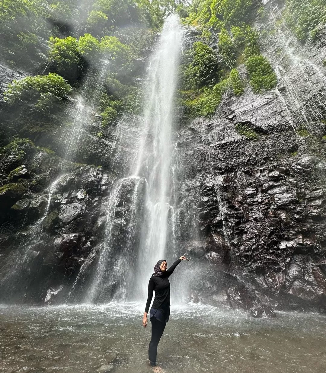 Curug Lawe: Destinasi Wisata Alam yang Memikat di Ungaran - Himawarichan